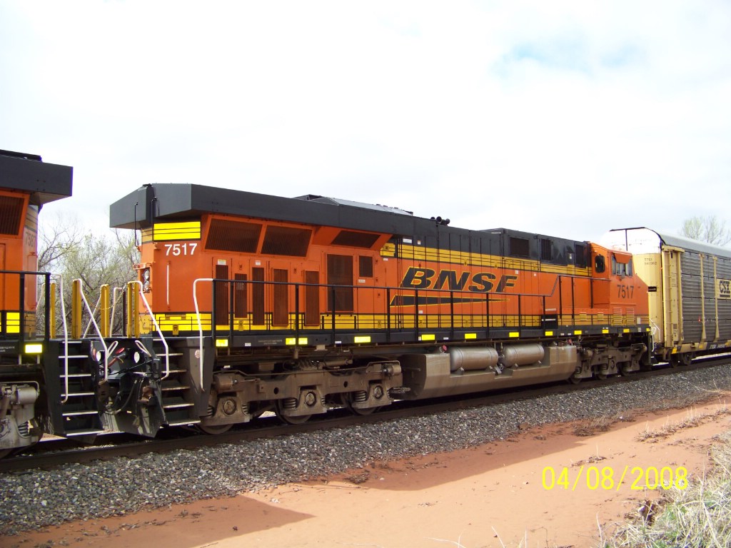 BNSF ES44DC 7517